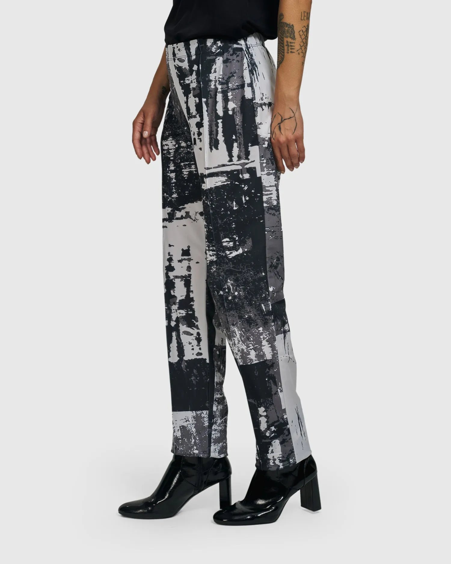 Digi Slim Pants, Marble – Alembika U.S.