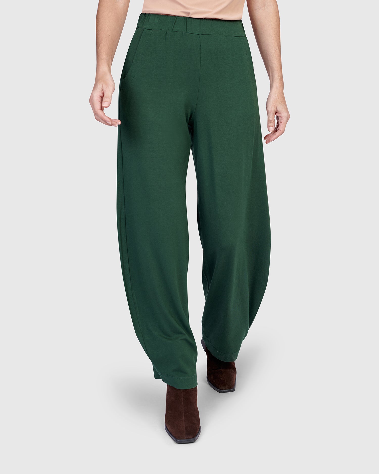 Essential Flow Pants, Jungle – Alembika U.S.