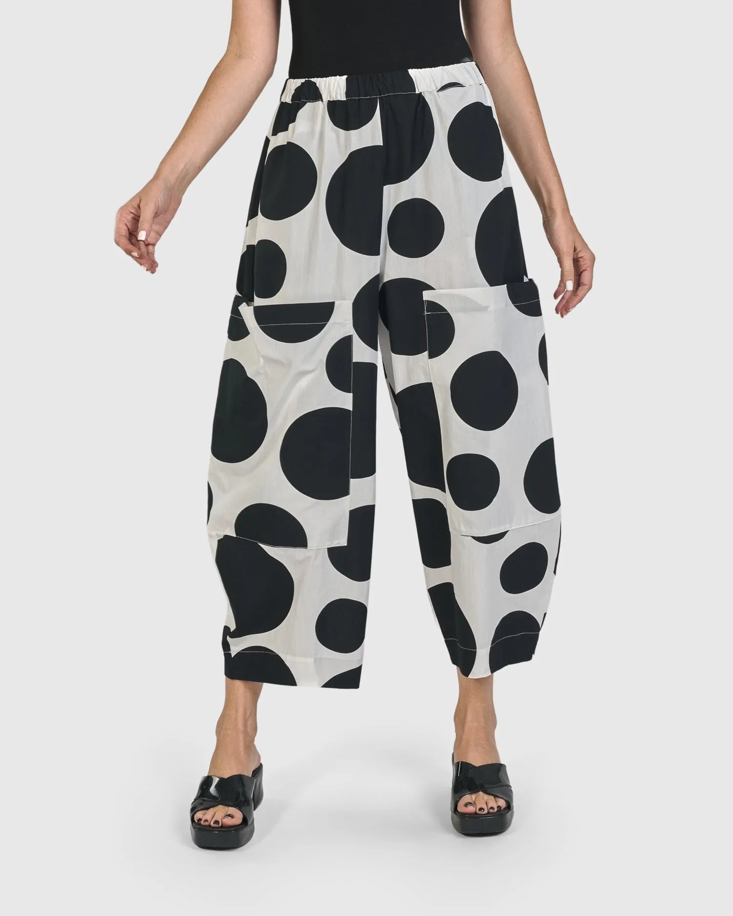 Urban Dot Barrel Pants, Mono – Alembika U.S.