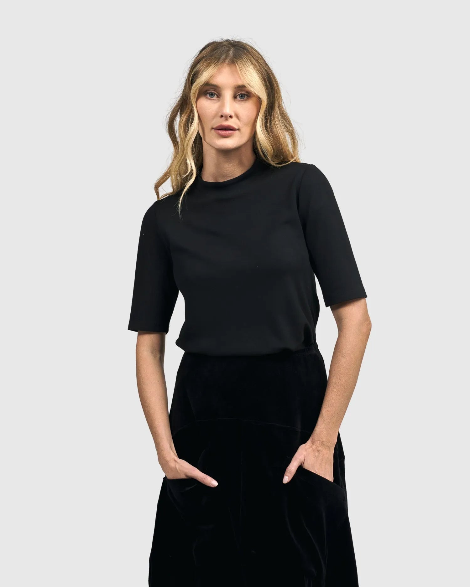 Essential Crew Tee, Black – Alembika U.S.