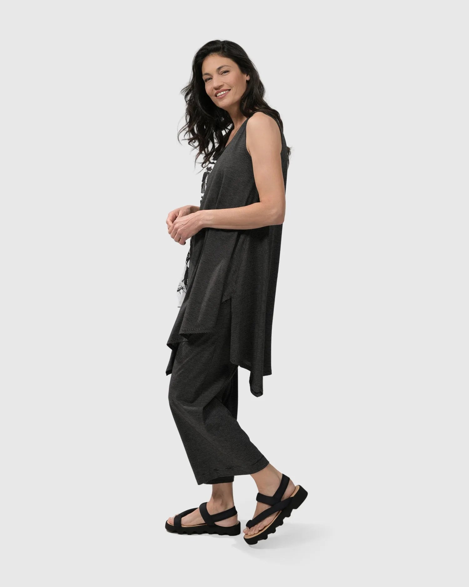 THE GOOD LIFE SLEEVELESS TUNIC, SCRIPT – Alembika U.S.