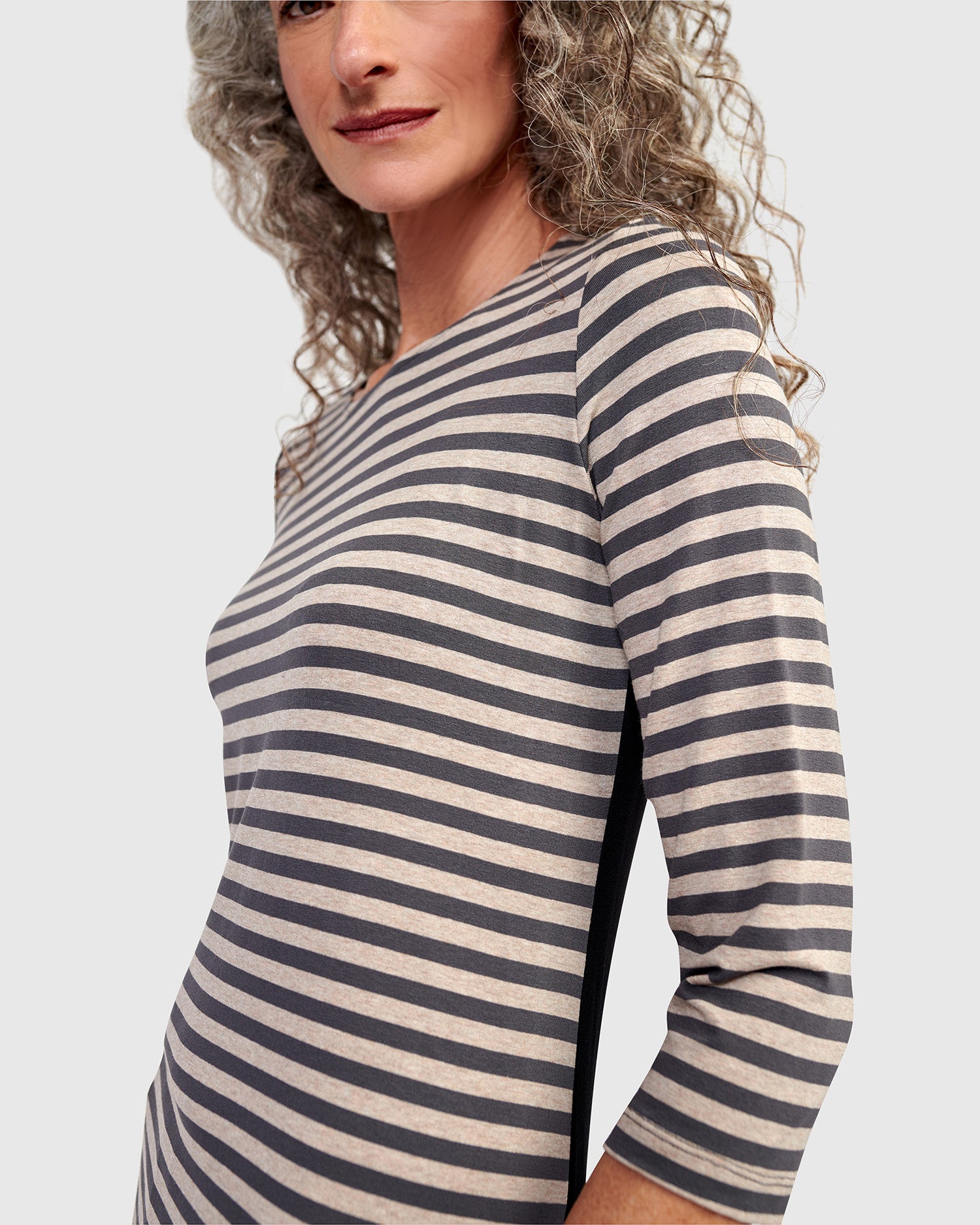 Urban Mojave Tee, Grey – Alembika U.S.