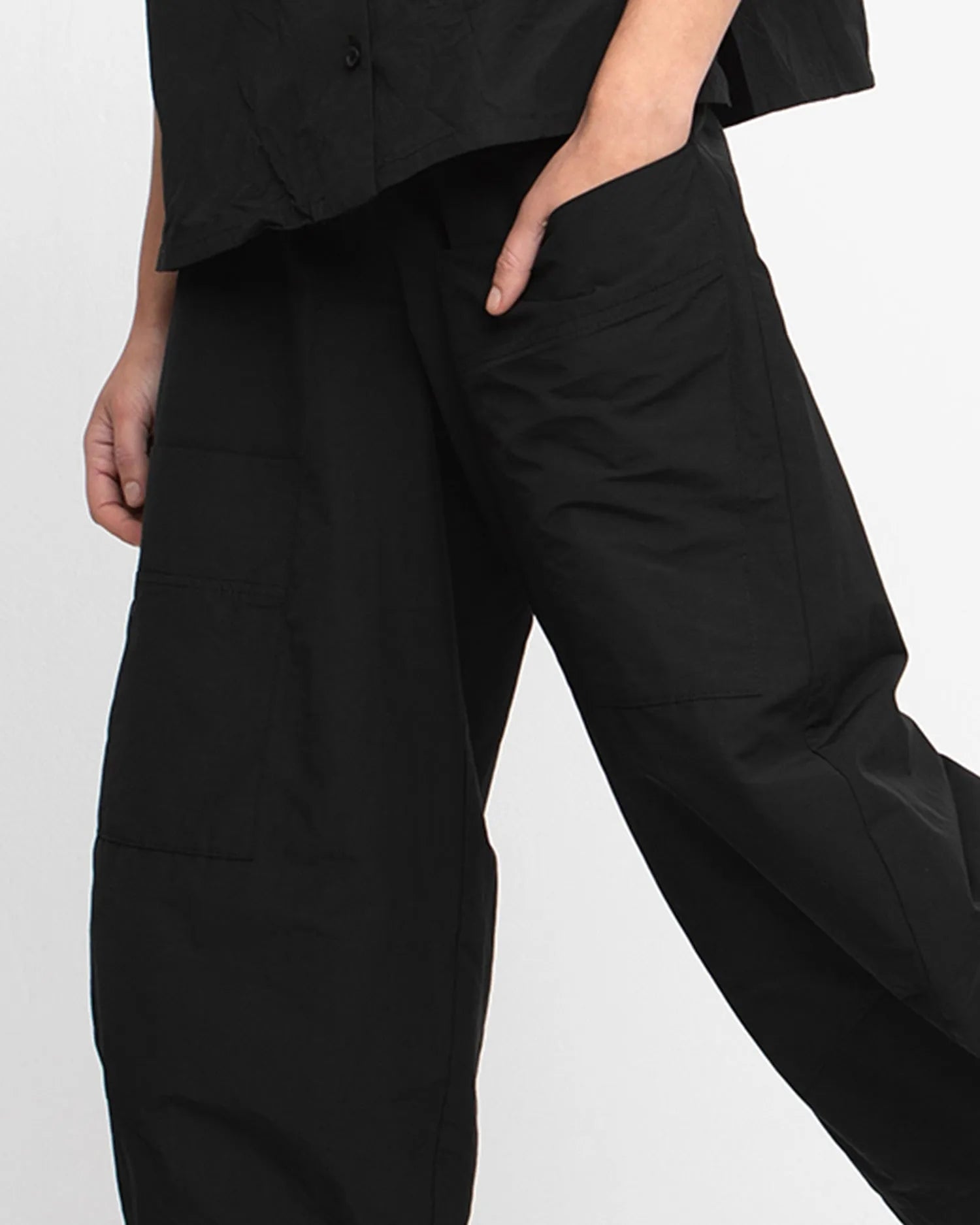 Ozai N Ku Barrel Leg Pants, Black – Alembika U.S.