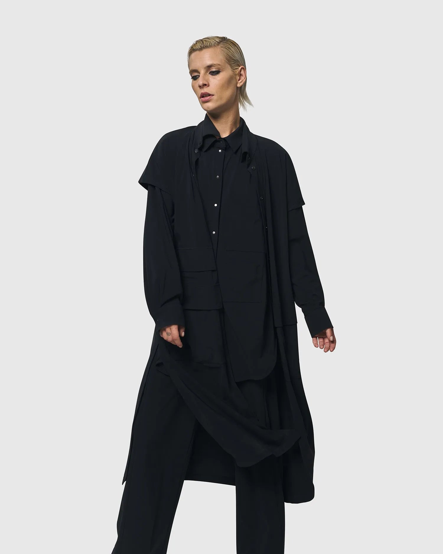 Matrix Short Sleeve Duster, Black – Alembika U.S.