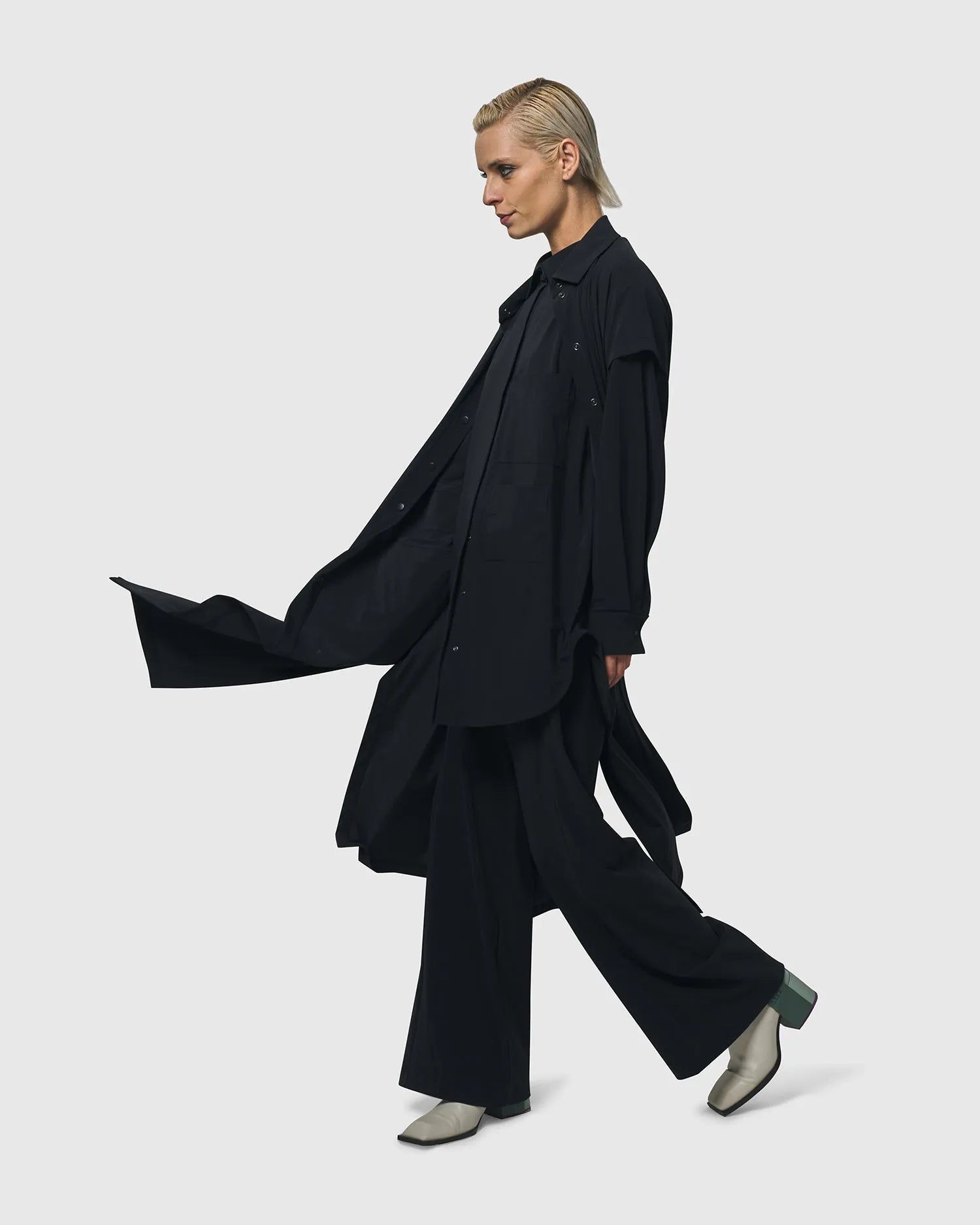 Matrix Short Sleeve Duster, Black – Alembika U.S.